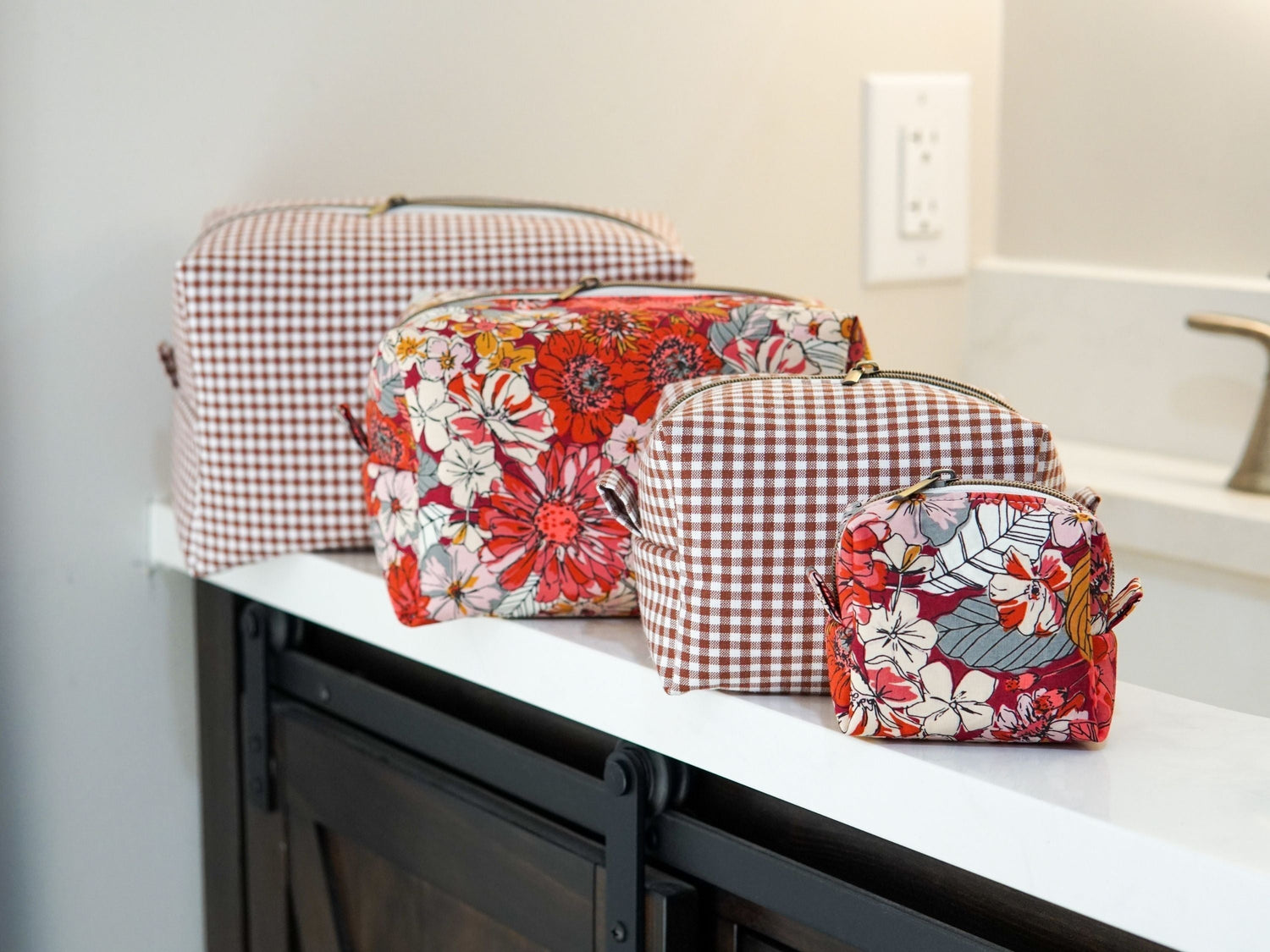 How to Sew a Boxy Makeup Bag with a Zipper (Beginner-Friendly!) – Milk ...